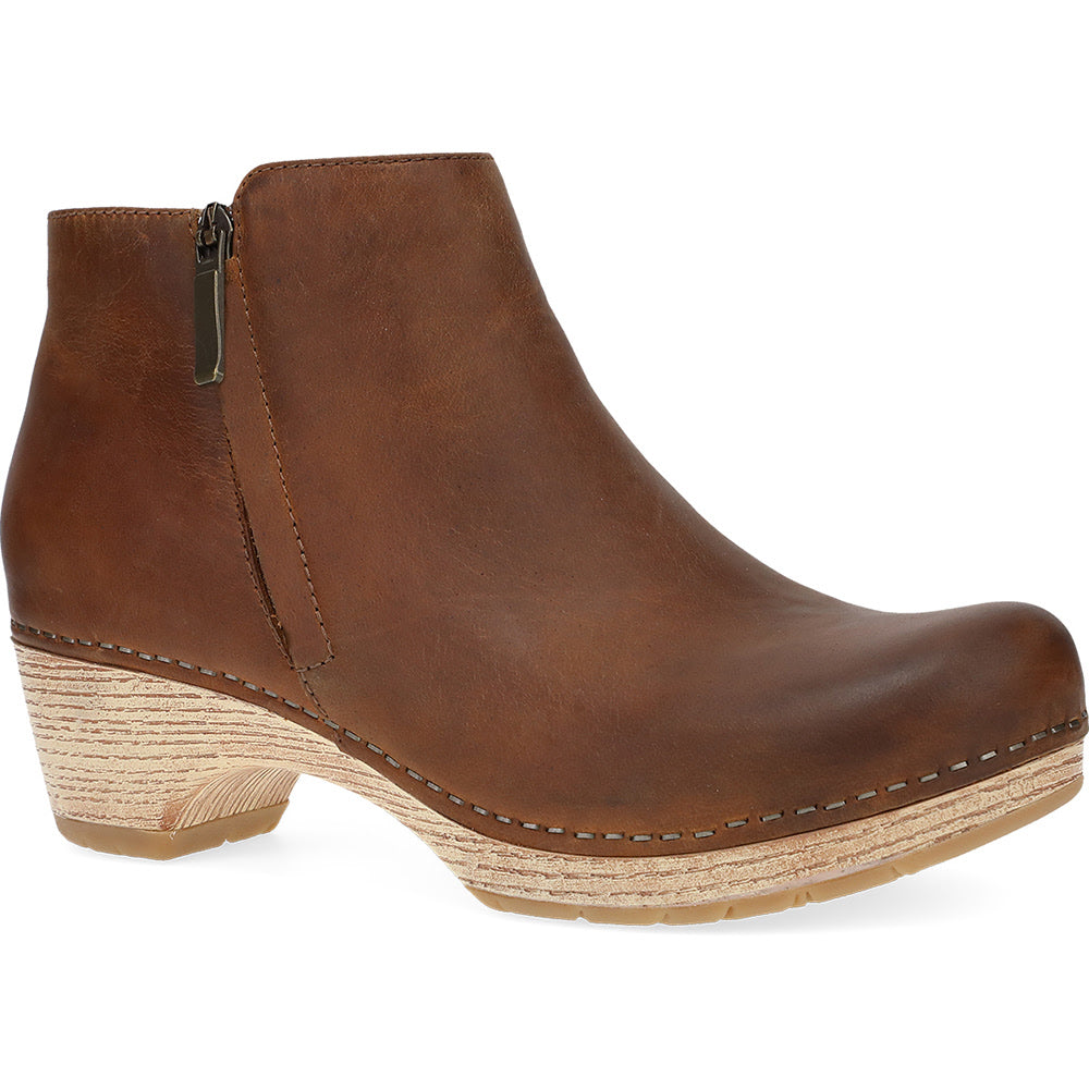 Women's Dansko Footwear style name Lizanne in color Tan Oiled Pull Up ...